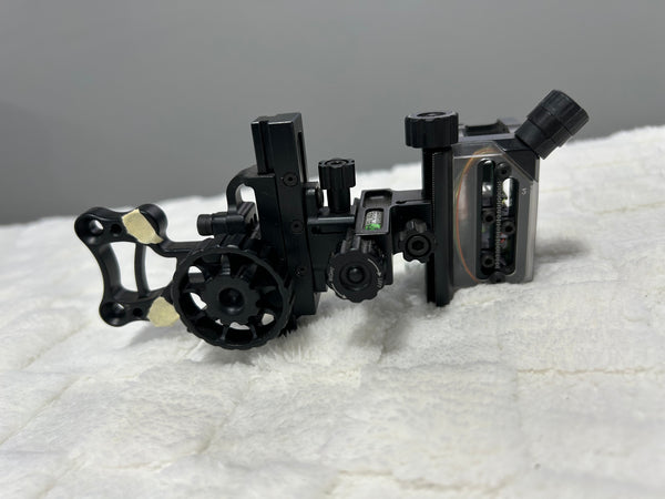Fuse 3-Pin Slider Bow Sight (USED) - Whitetail Insanity